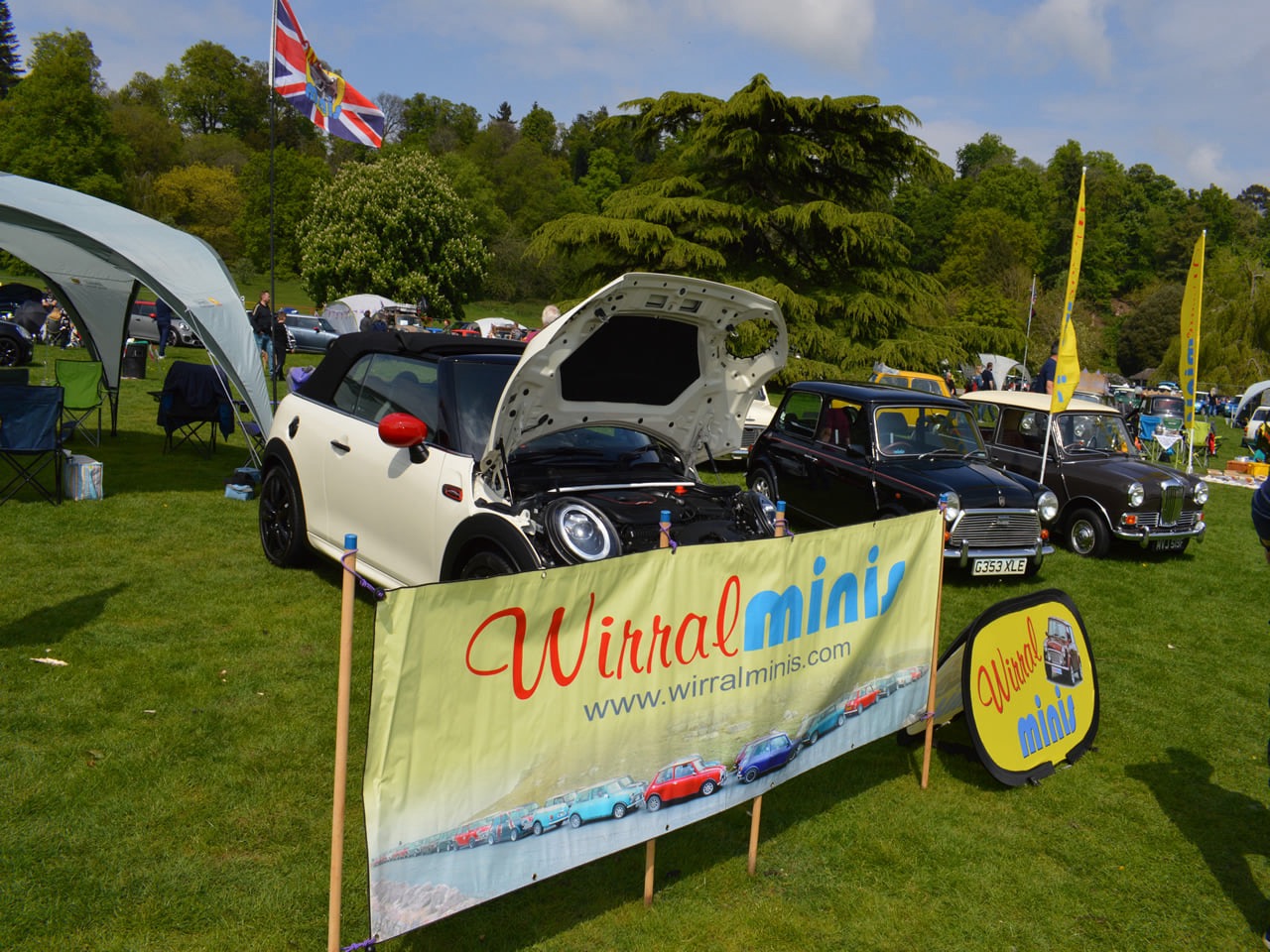 Clubs At British Mini Day - Himley Hall - British Mini Club